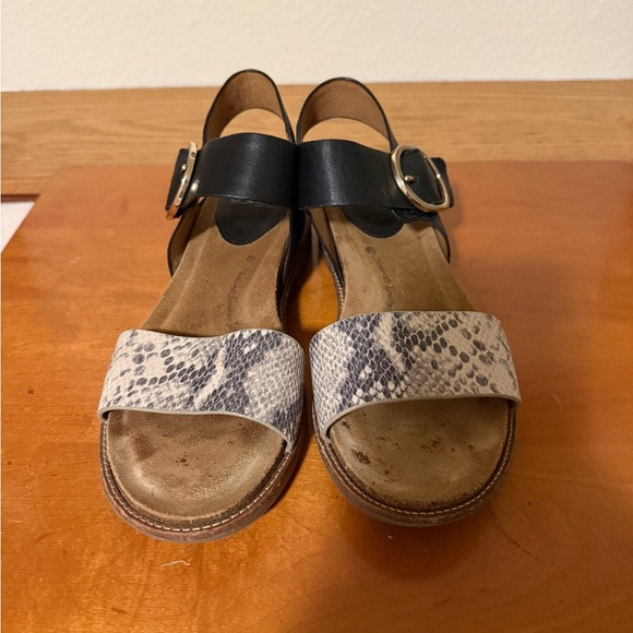 Sofft | Shoes | Sofft Bali Black And Snake Print Womens Sandals | Poshmark